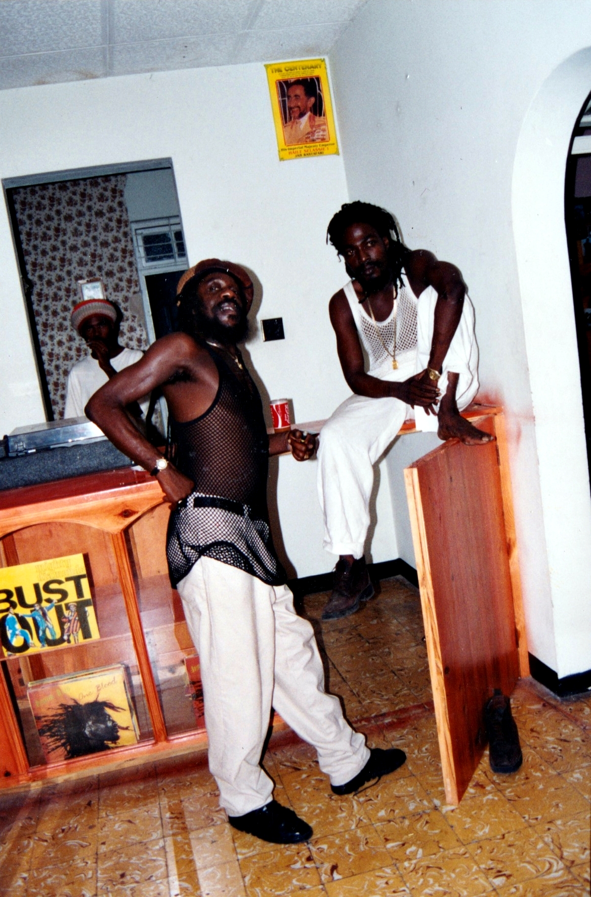 EXCLUSIVE! Never-before-seen photos of Dennis Brown – LEGENDARY REGGAE